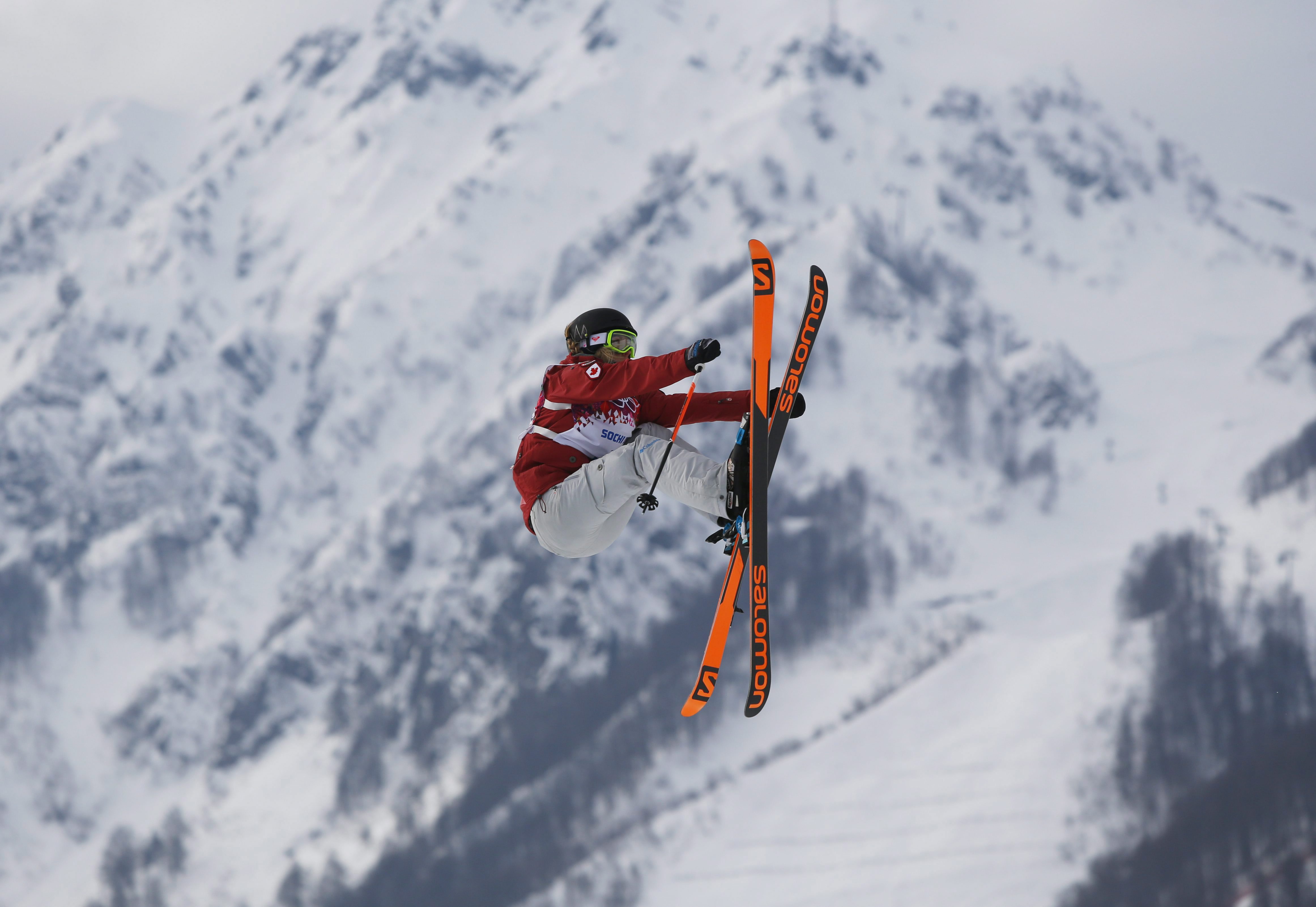 Dara Howell wins big air bronze in Modena - Team Canada - Official ...