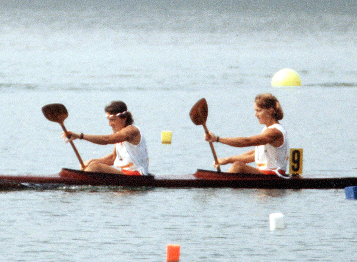 What are the differences between canoes and kayaks, sprint vs slalom ...