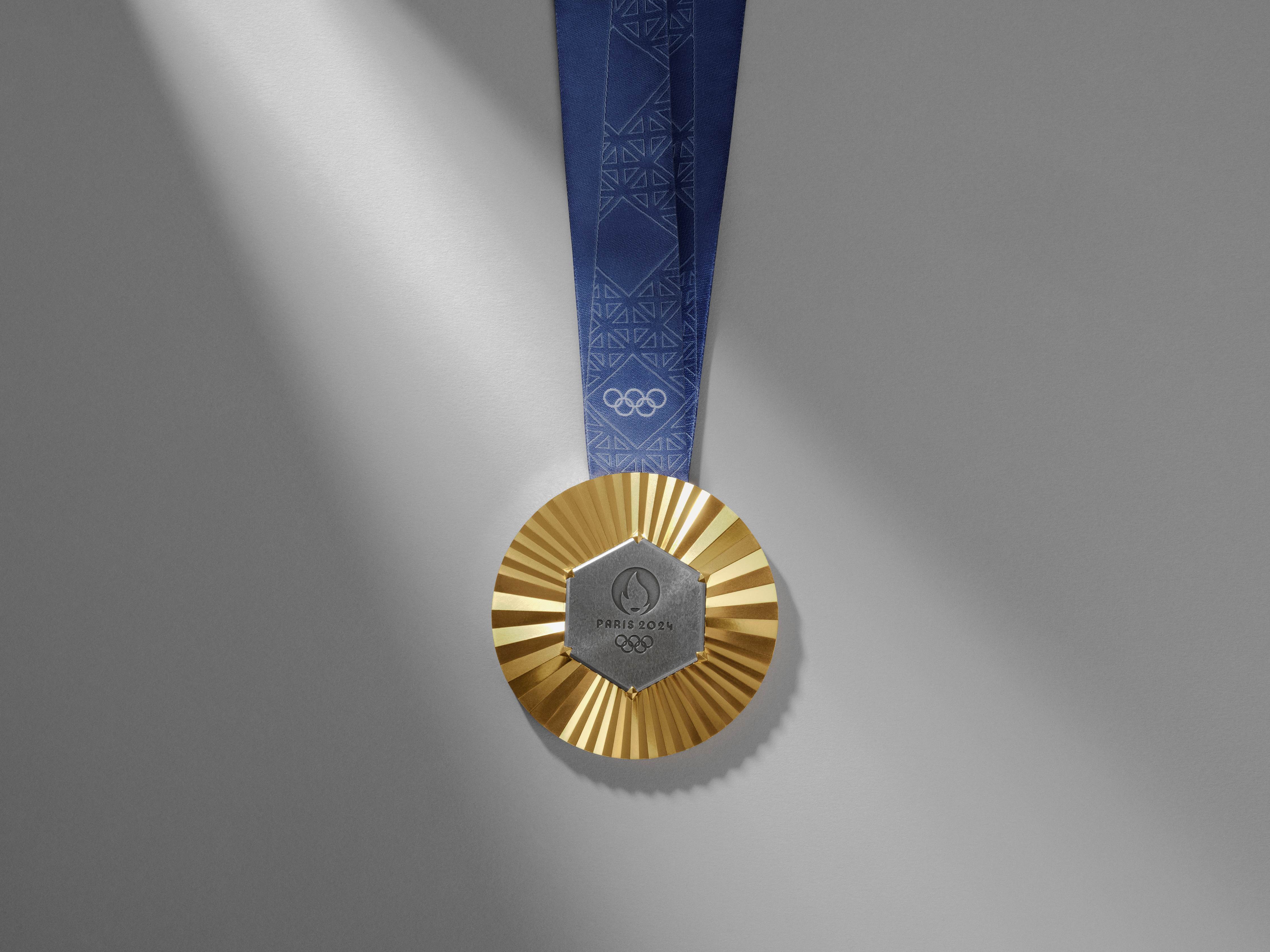 Paris 2024 medals revealed - Team Canada - Official Olympic Team Website