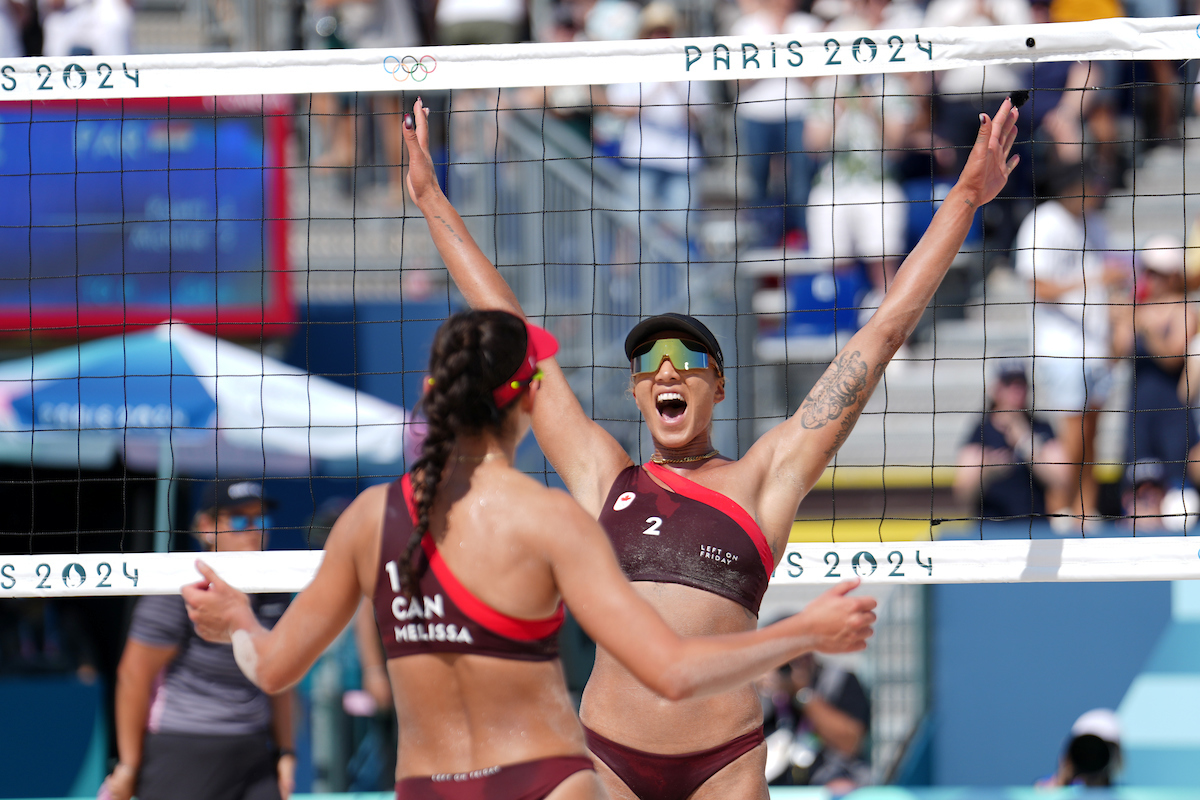 Humana-Paredes & Wilkerson off to scorching start in beach volleyball - Team Canada - Official ...