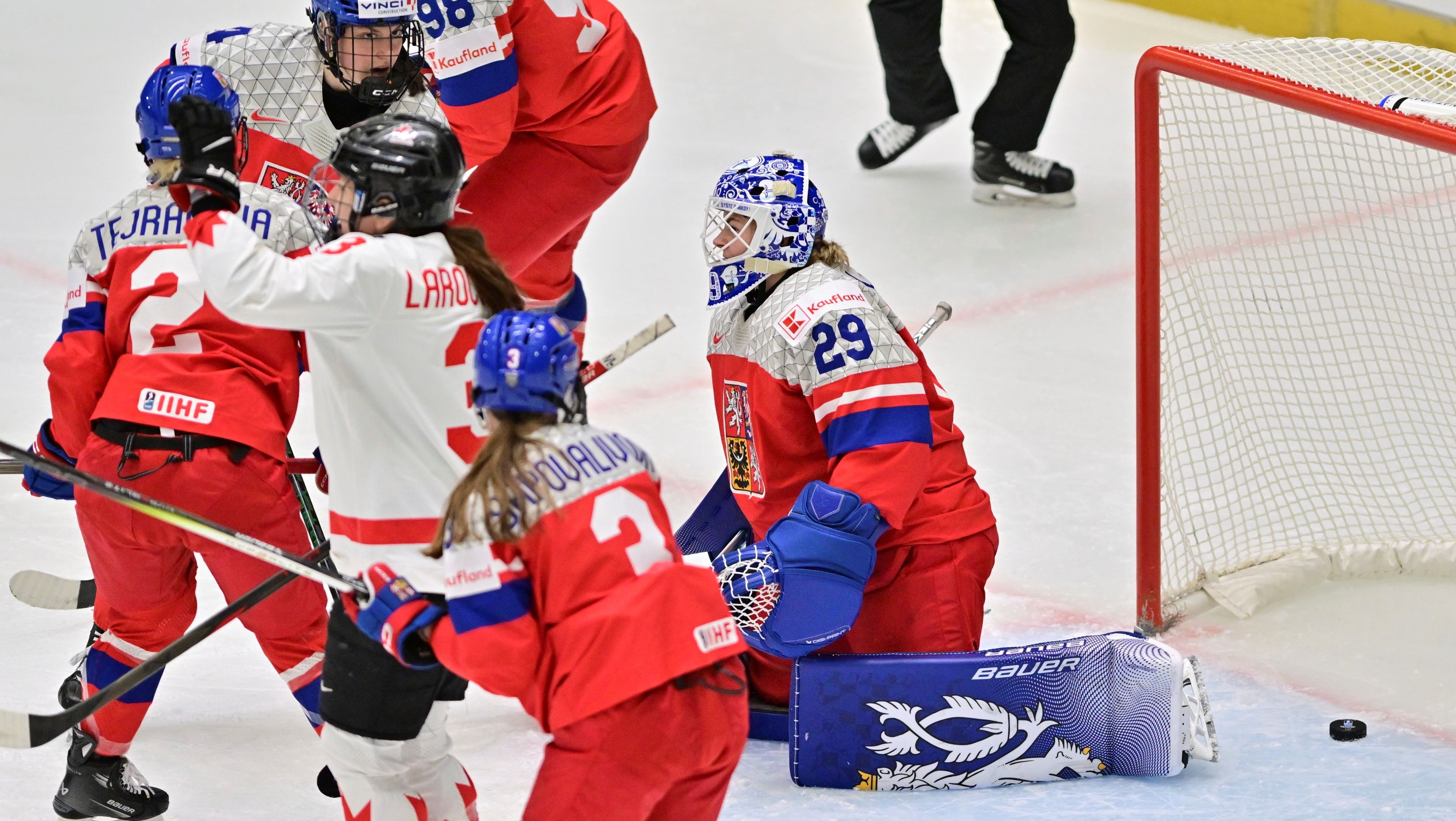 Team Canada defeats host Czechia at women’s world hockey championship - Team Canada - Official ...