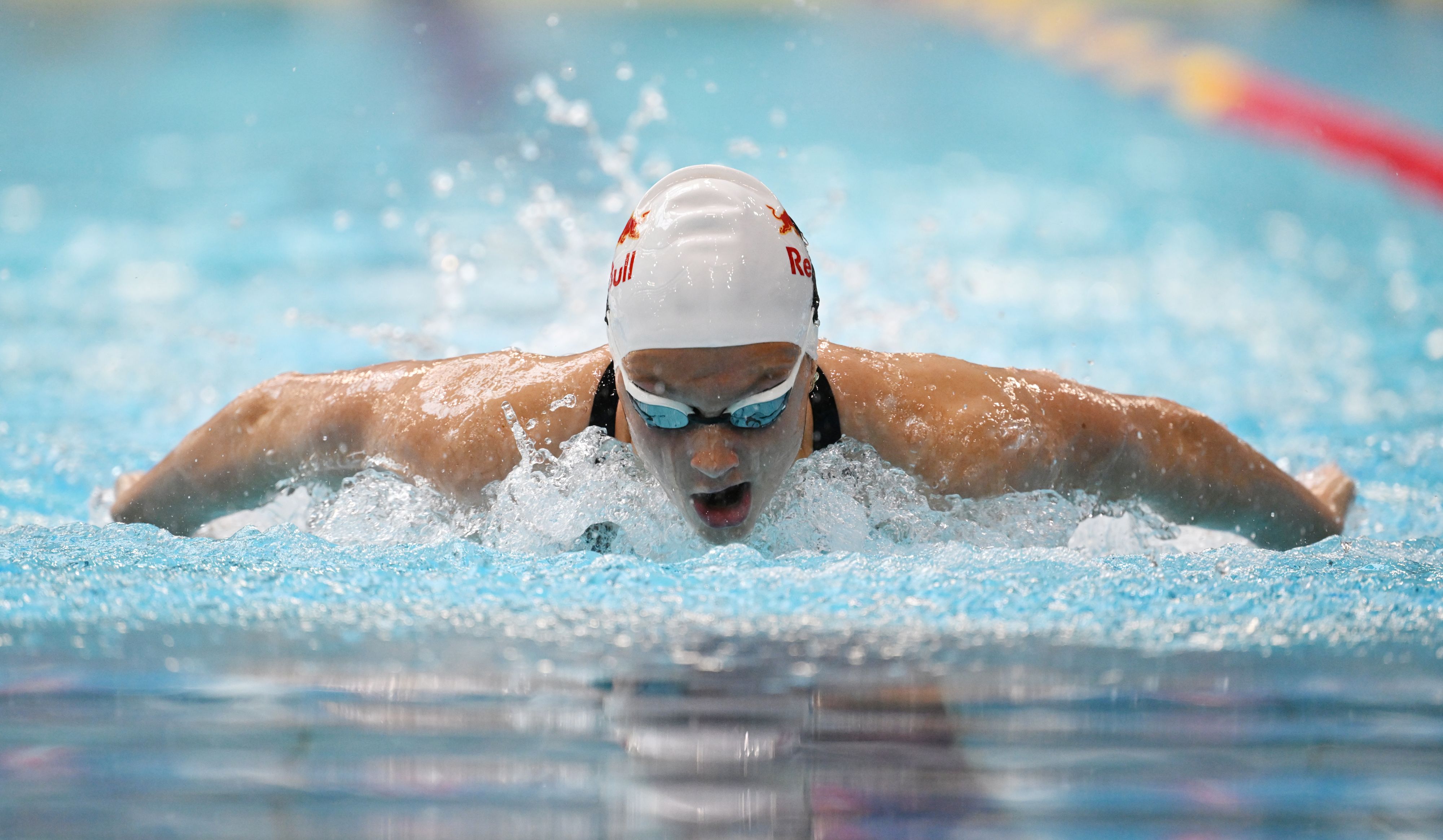 Summer McIntosh smashes 10-year-old world record at Bell Canadian Swimming Trials - Team Canada ...