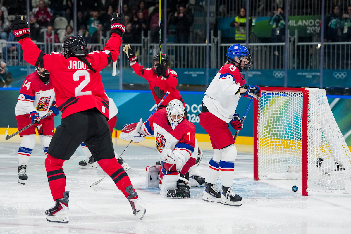 Four-goal first period pushes Team Canada to women's hockey win over ...